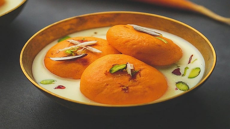 ಕ್ಯಾರೆಟ್ ರಸ್ಮಲೈ | Carrot Rasmalai Recipe in Kannada
